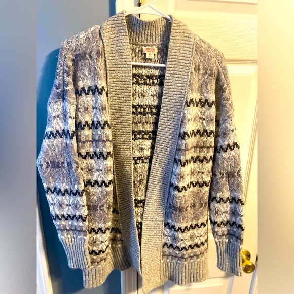 Mossimo Supply Co. | Sweaters | Mossimo Cardigan In Excellent Condition ...